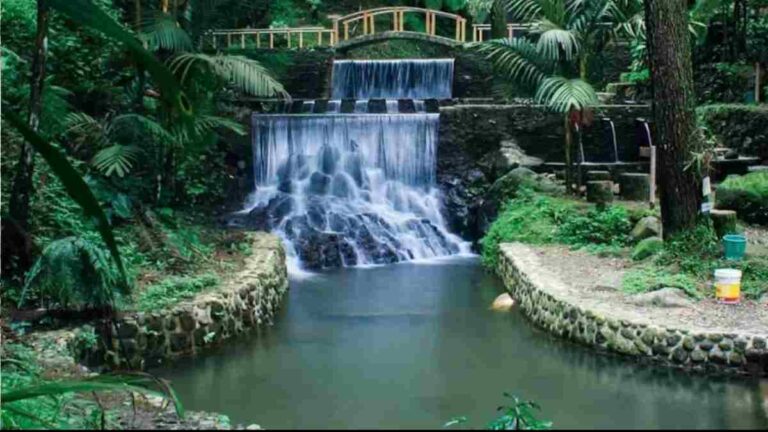 Curug Cipeuteuy Majalengka, Suguhkan Pemandangan Alam Memesona - ruber.id