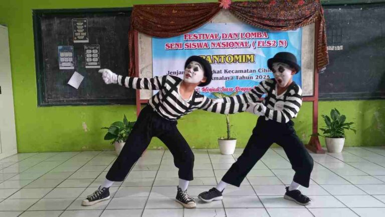 Melihat Serunya Peserta Pantomim FLS2N 2025 Tingkat SD Cihideung ...